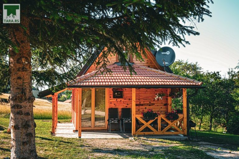 Naslovna - SMEŠTAJ NA TARI - Vikendice, apartmani, brvnare, planinske ...