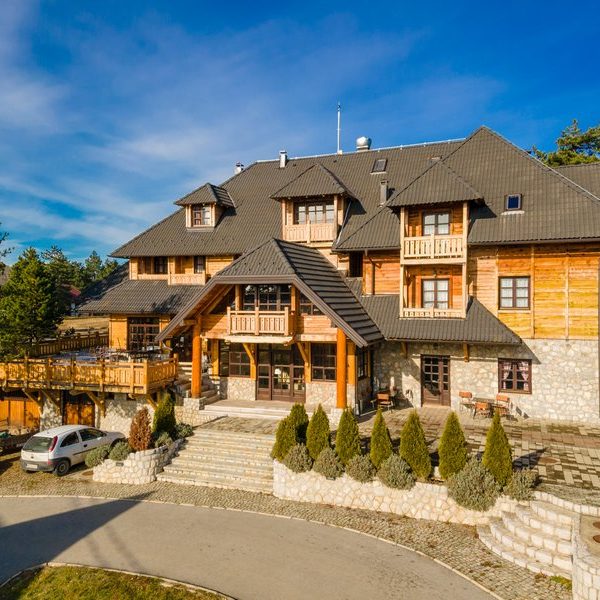 Hotel TARA - SMEŠTAJ NA TARI - Vikendice, apartmani, brvnare, planinske ...