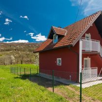 Vikendica PERIŠIĆ - SMEŠTAJ NA TARI - Vikendice, apartmani, brvnare ...